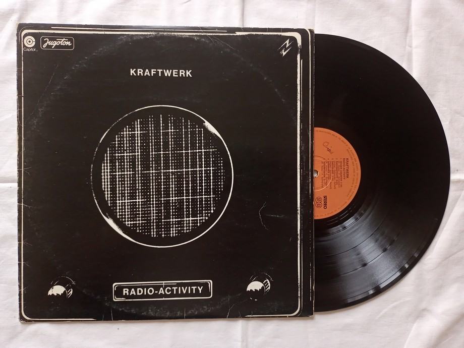 Kraftwerk - Radio-Activity, gramofonska ploča, Jugoton 1976.