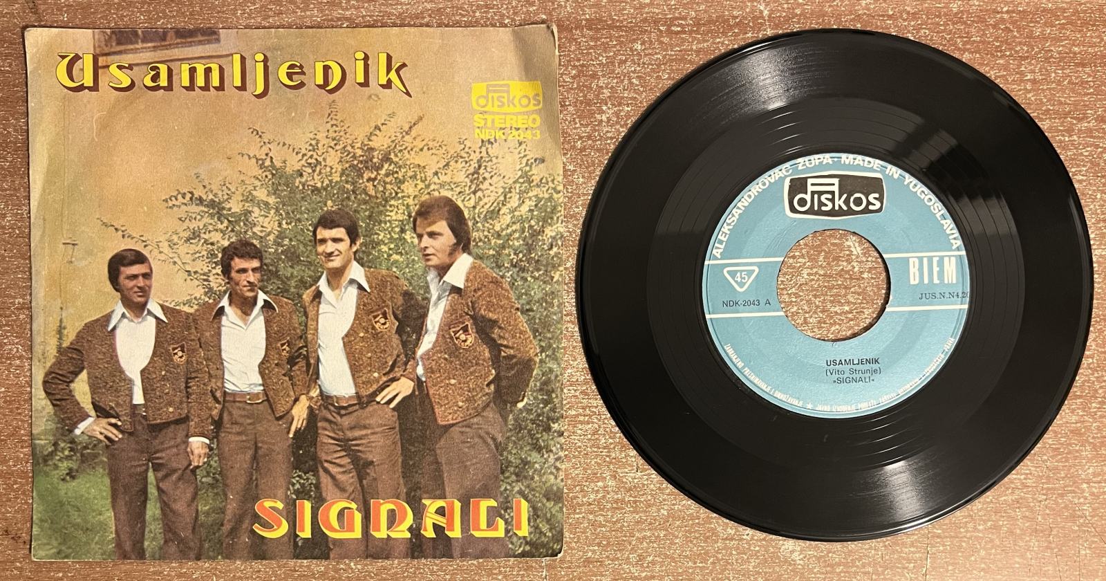 SINGL PLOČA, SIGNALI - USAMLJENIK