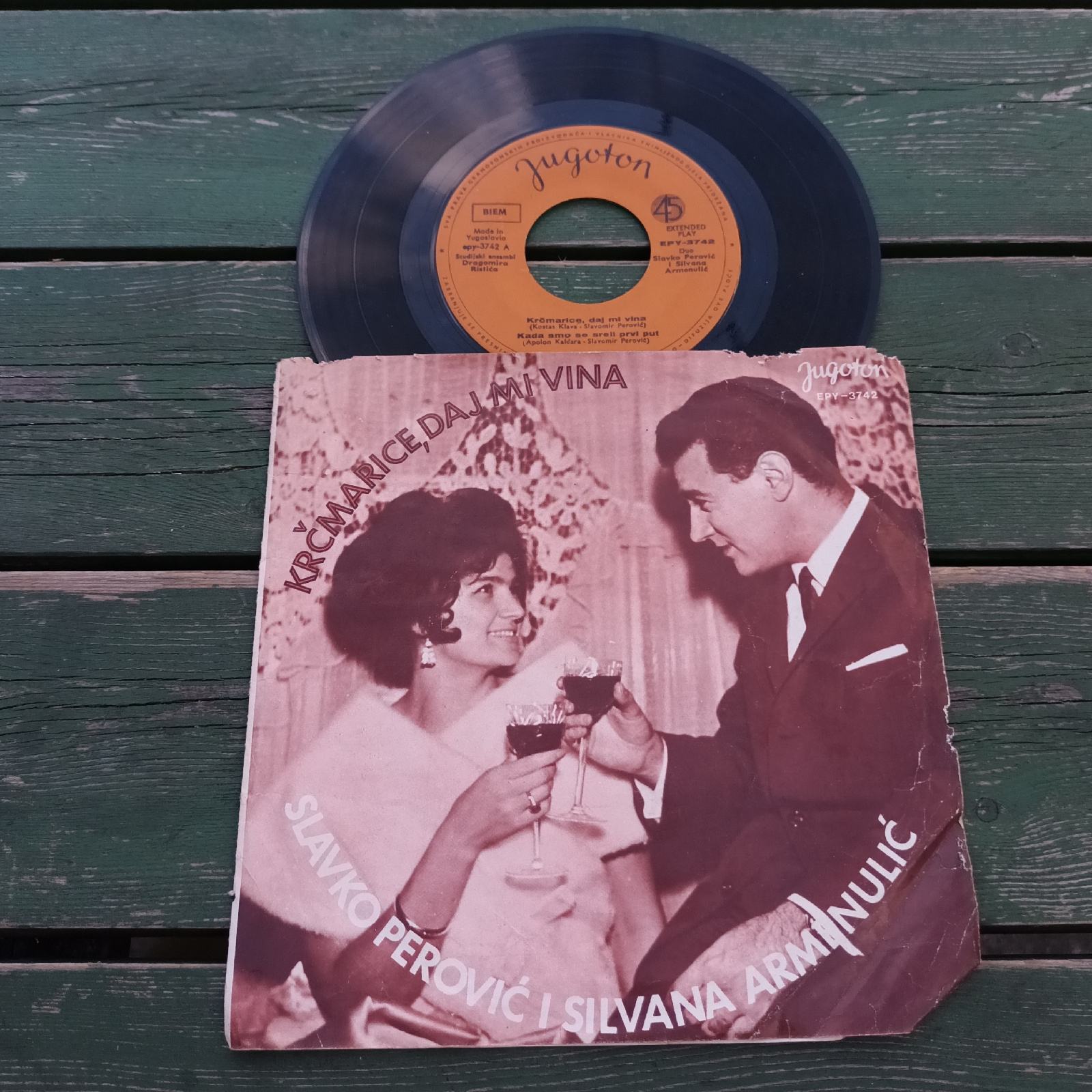 Slavko Perović i Silvana Armenulić - Krčmarice, daj vina