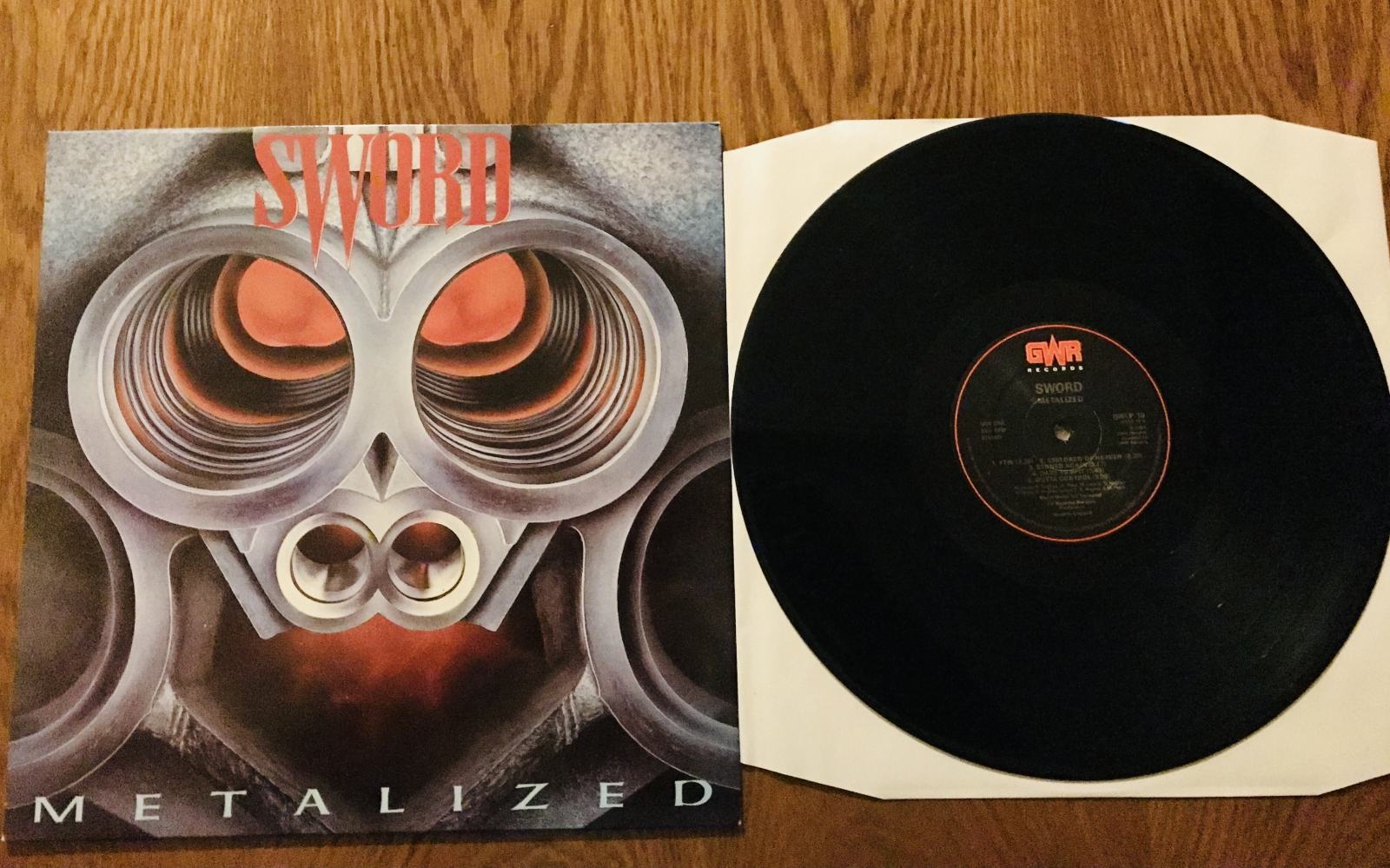 Sword ‎– Metalized (1987) Org. UK izdanje (REZERVIRANO)