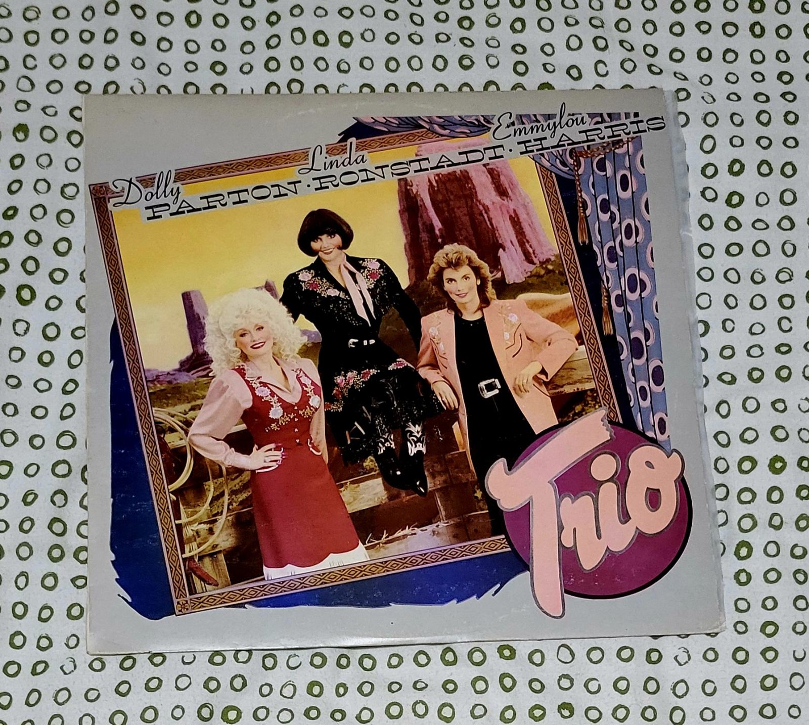 TRIO - DOLLY PARTON, LINDA RONSTADT & EMMYLOU HARRIS