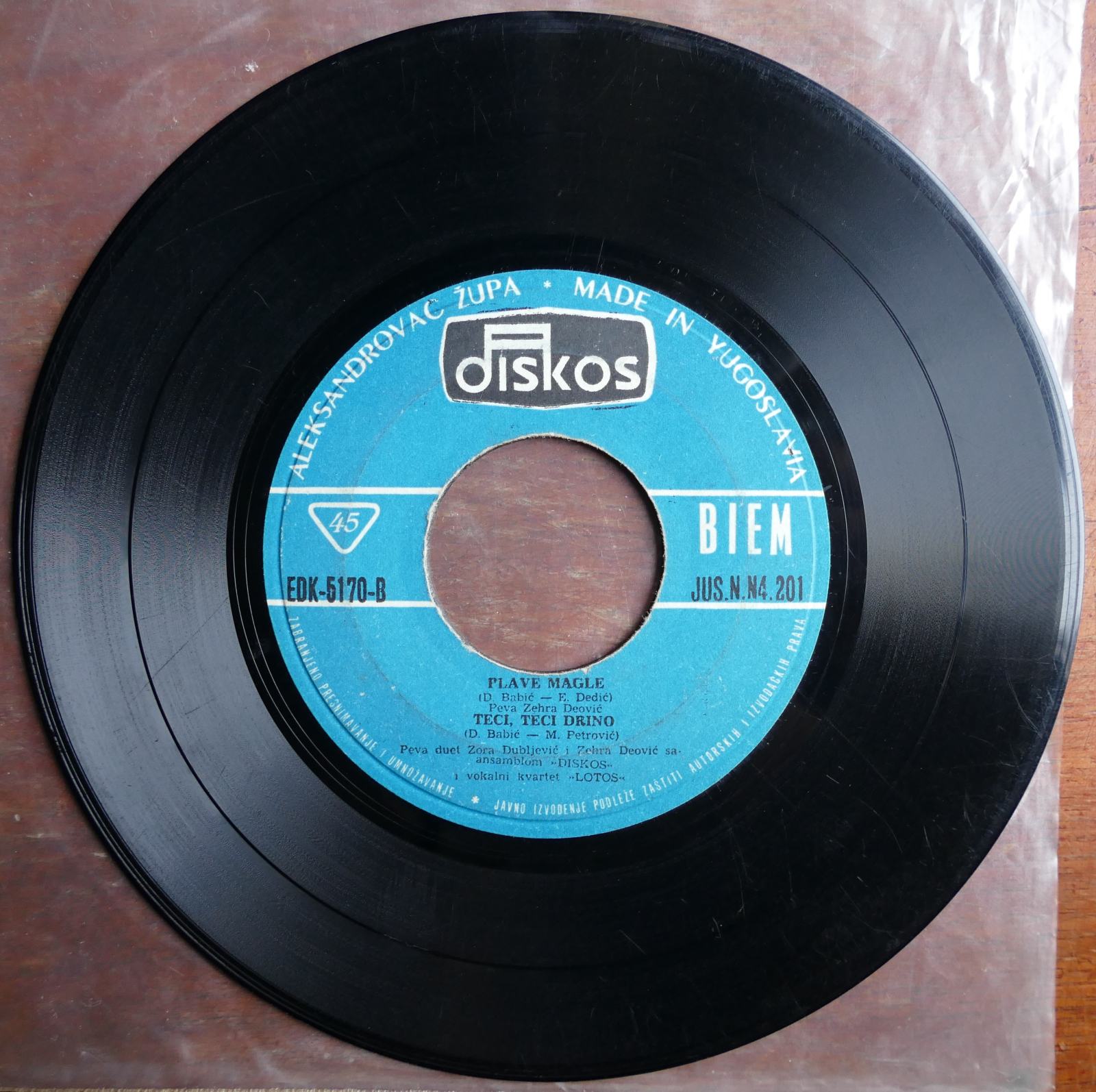 Zora Dubljević & Zehra Deović: Kad opada žuto lišće