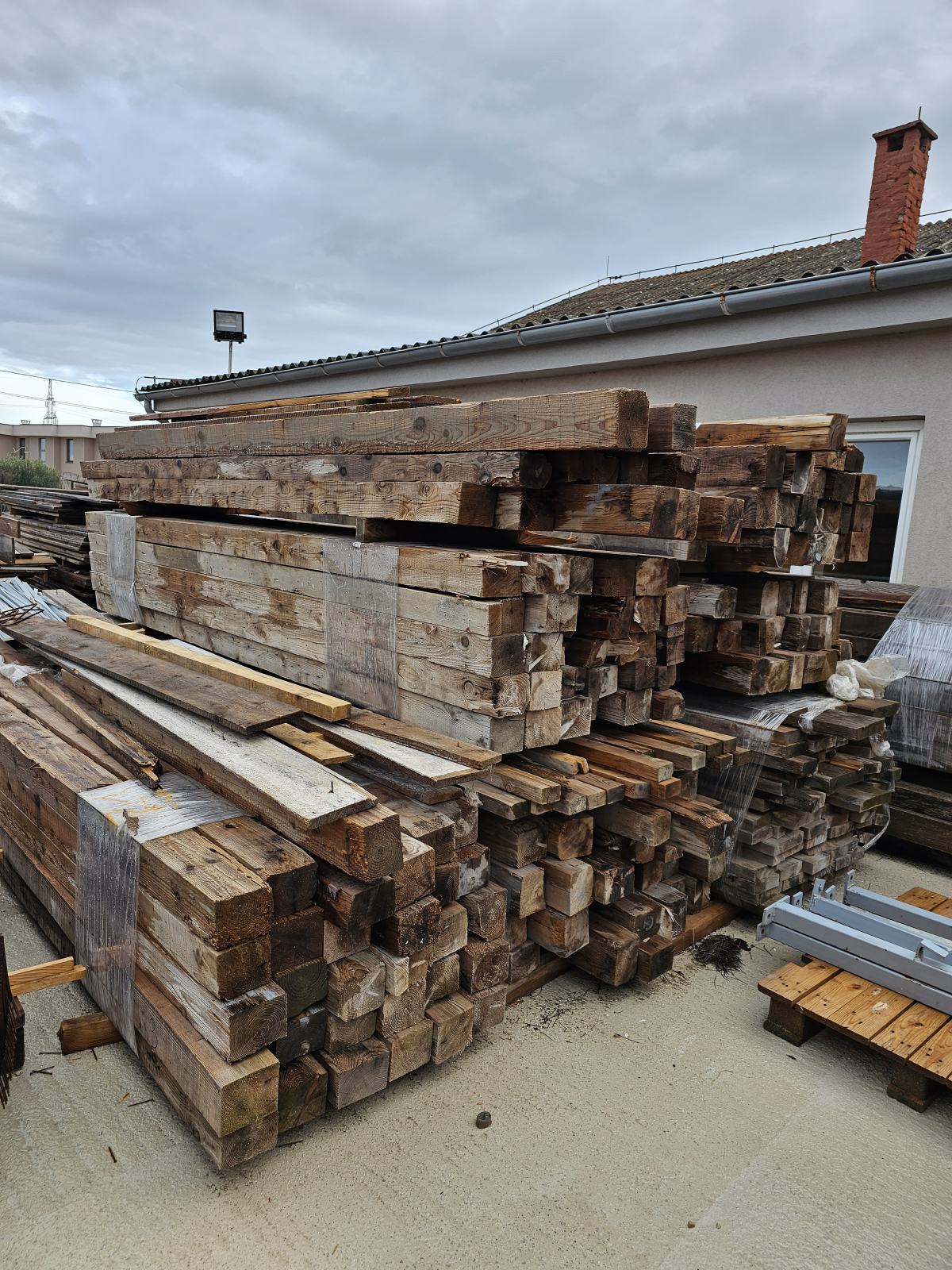 Stare grede drvene jelove grede