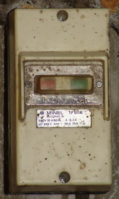 Monofazna sklopka za hidrofor