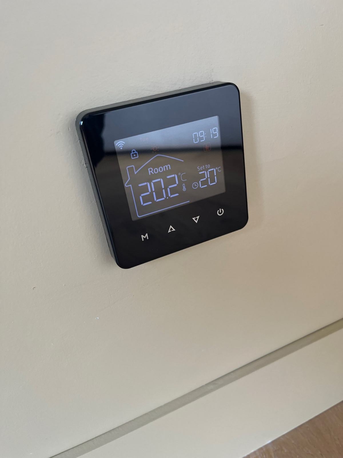 sobni termostat za vodu, podno grijanje ili strujno podmo grijanje