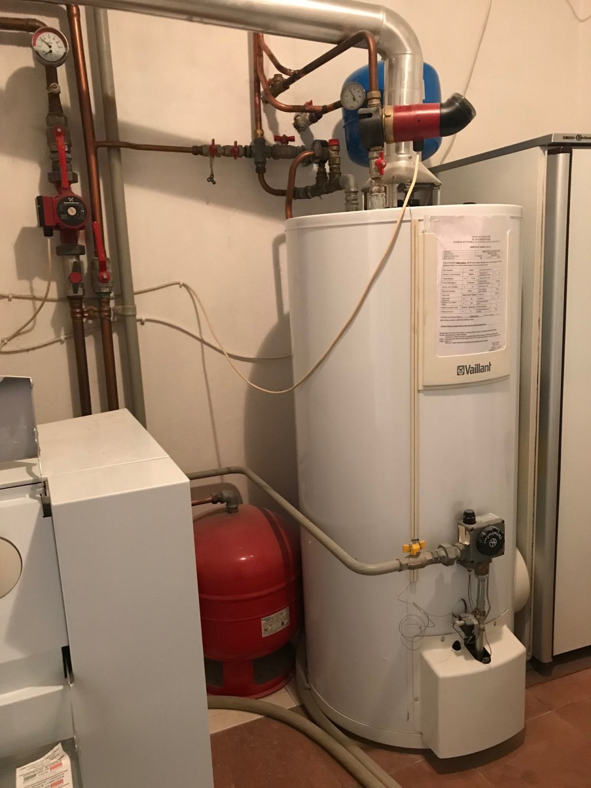 Vaillant Plinski kotal sa spremnikom za toplu vodu