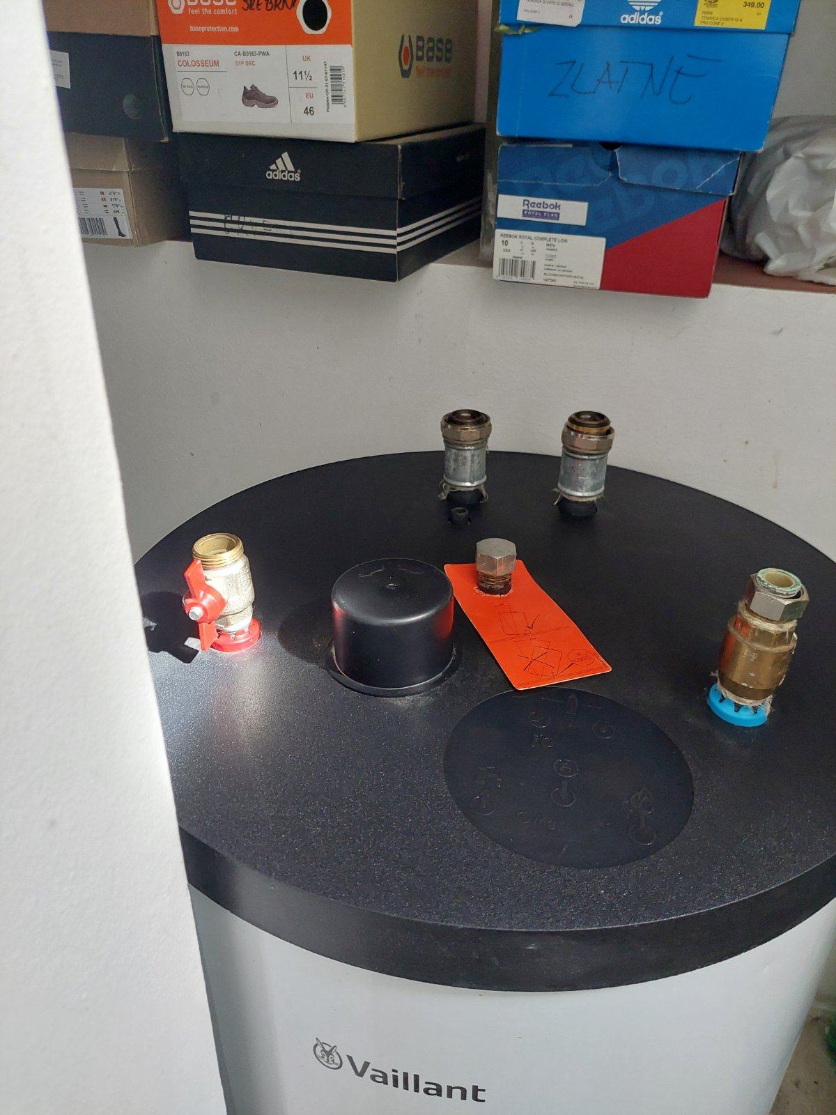Vaillant spremnik tople vode.