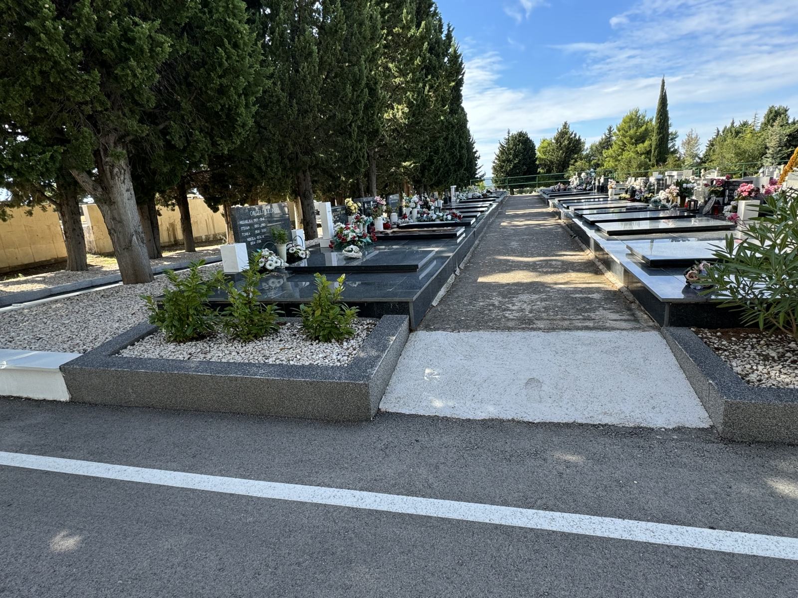 Grobno mjesto, Gradsko groblje Kvanj, Šibenik