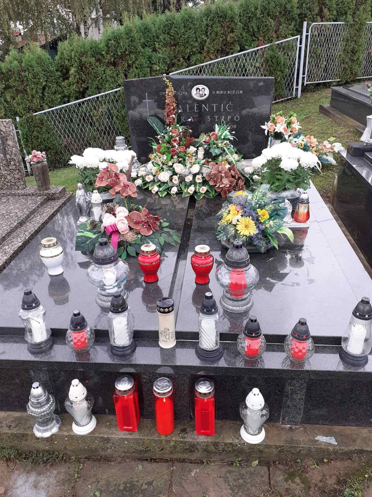 Novska dupli spomenik sa ukupnim mjestima