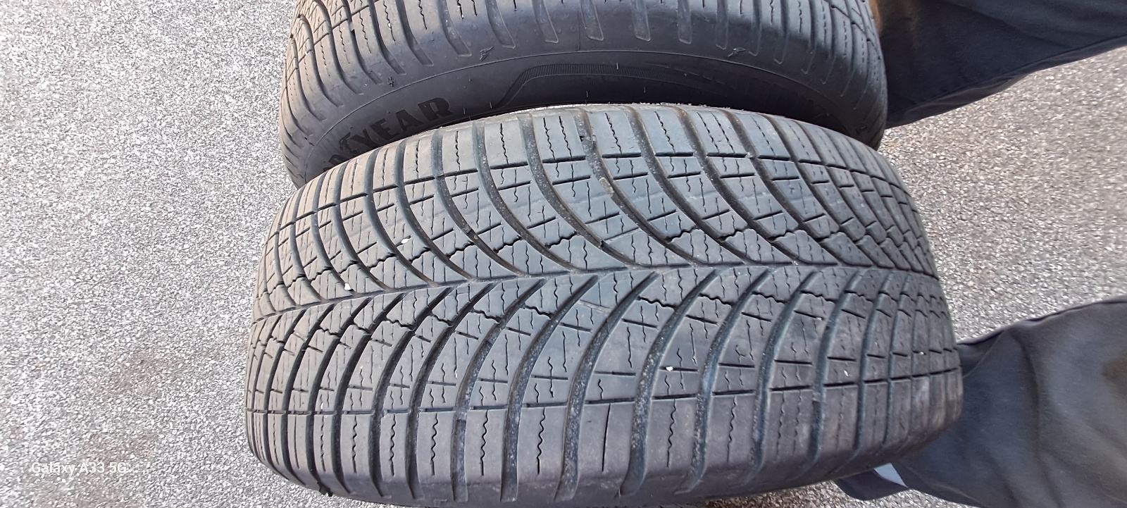 cjelogodišnje Goodyear 205/55/16 2kom