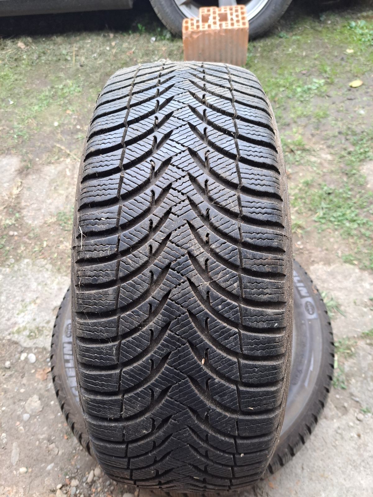 Gume cjelogodišnje Michelin 205/50/17 2 kom. Cijena po komadu 10 eura