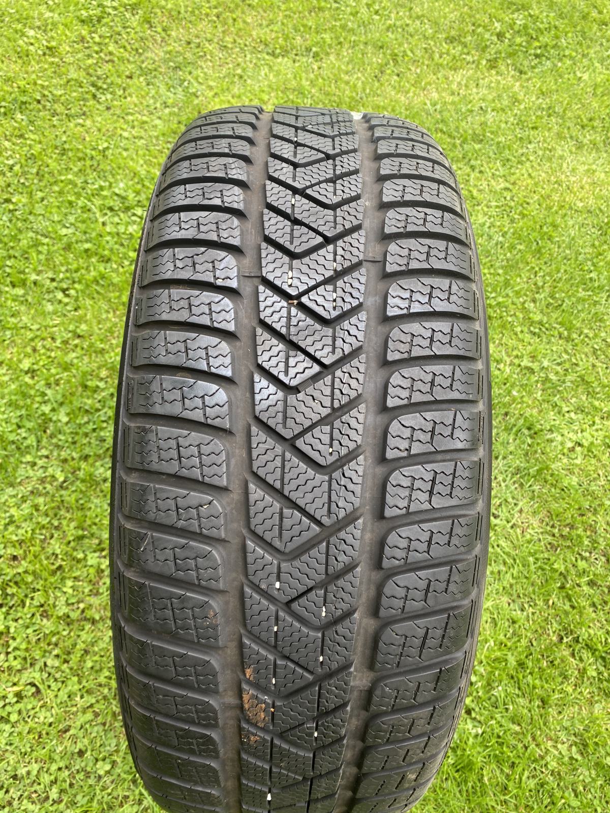 Pirelli 235 55 17