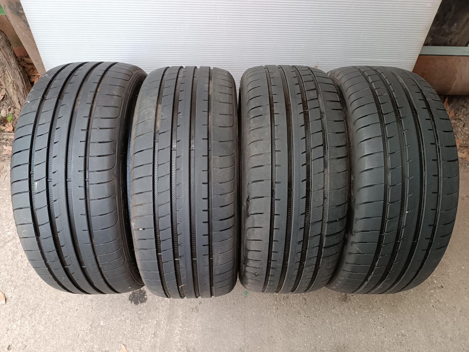 Goodyear 225/40/19 dot 24 Run flat