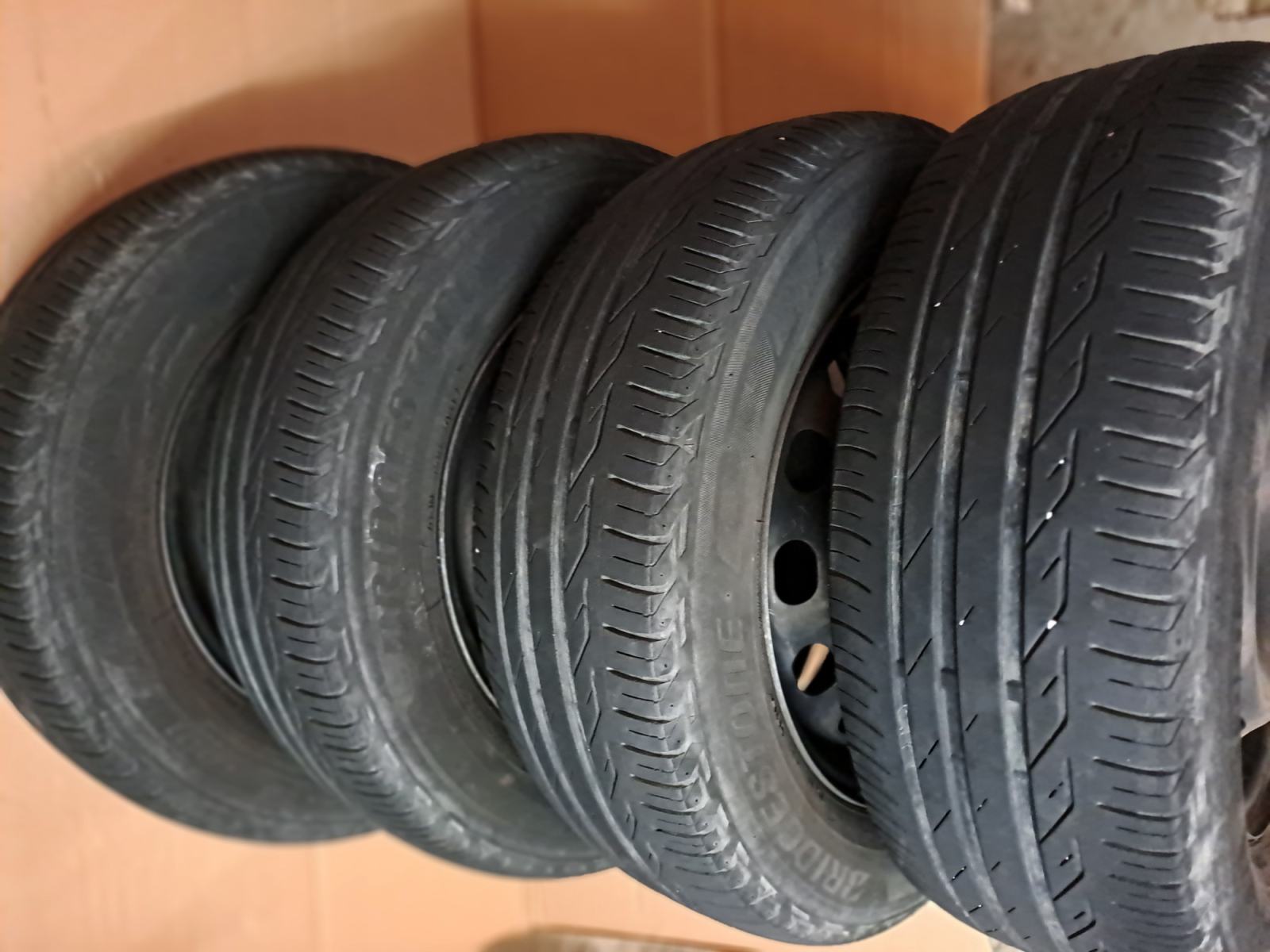 Gume ljetne Bridgestone 195/65/15 4 kom