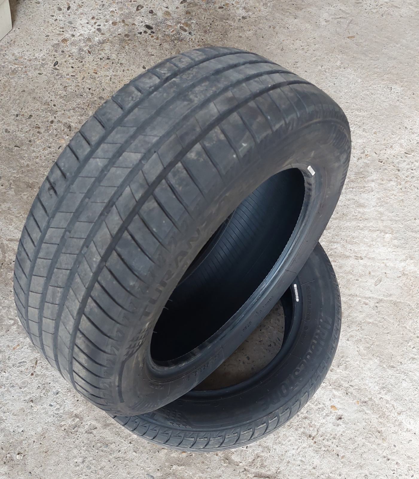 Gume ljetne Bridgestone 205/55/16 2 kom.