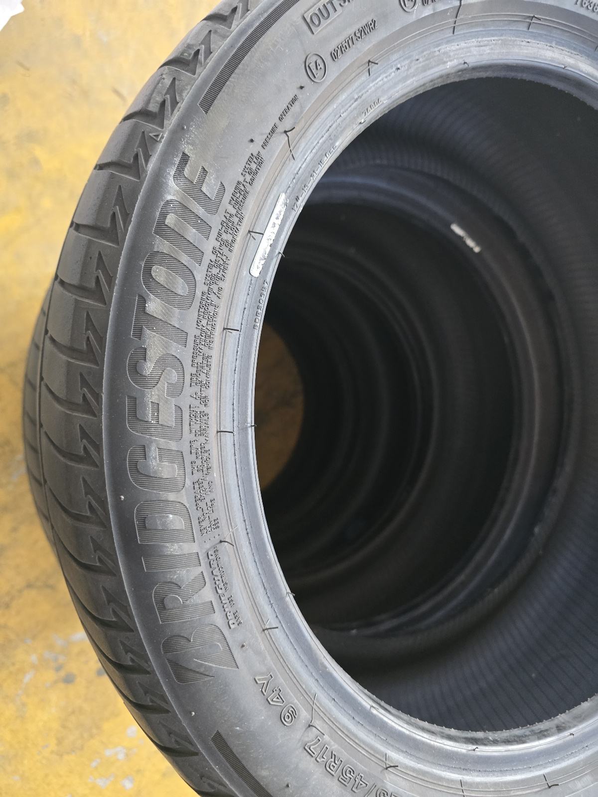 Gume ljetne Bridgestone 225/45/ r17; 4 kom.