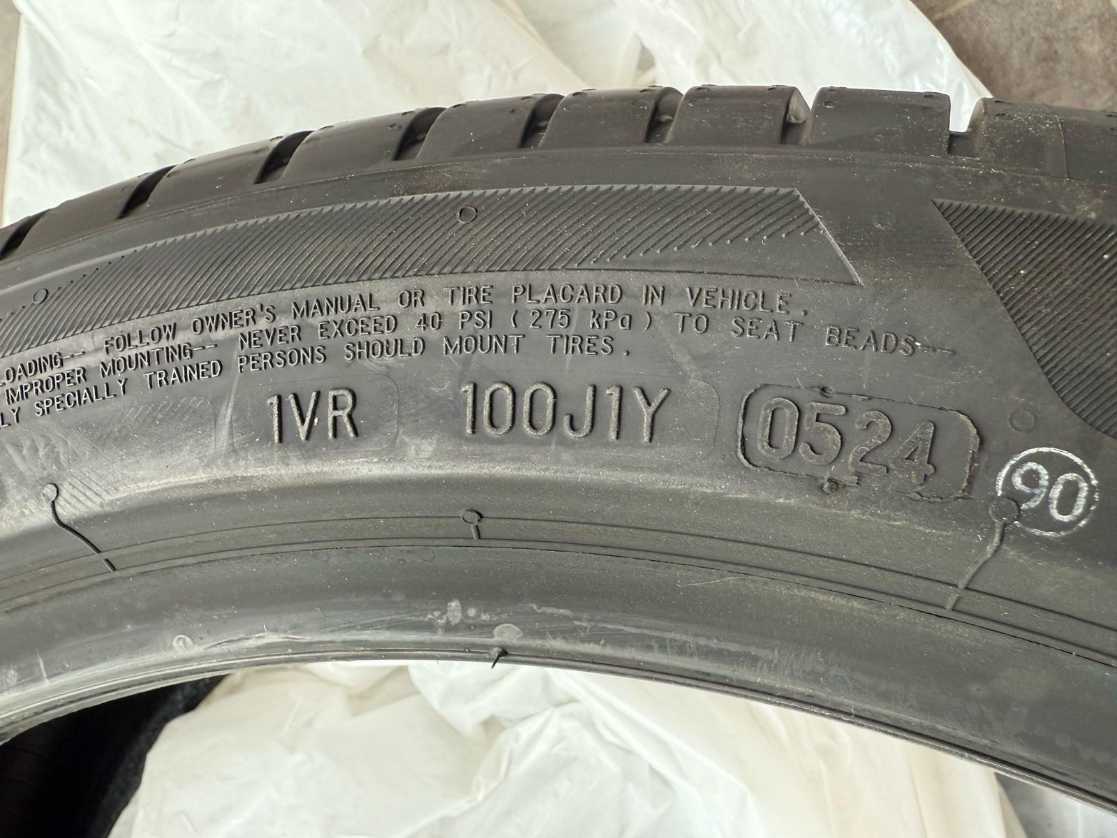 Gume ljetne Bridgestone 235/45/20 4 kom.