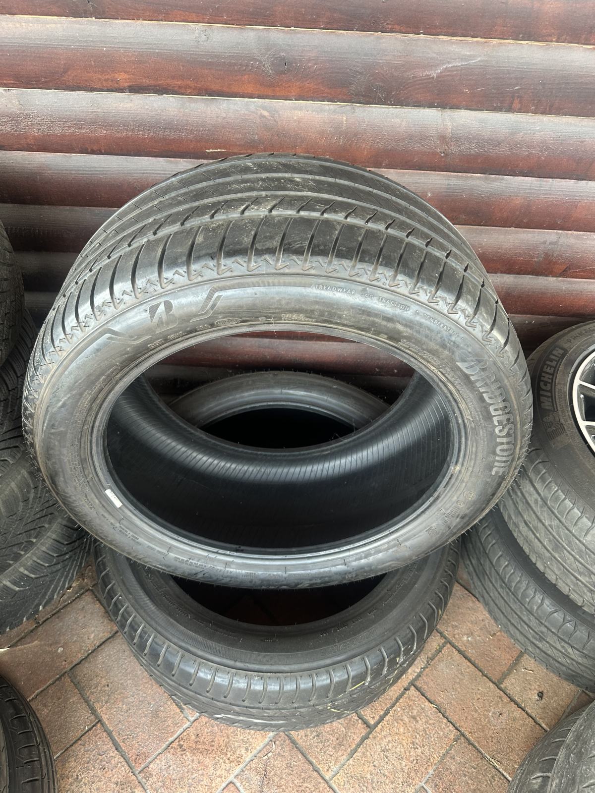 Gume ljetne Bridgestone 305/40/20 2 kom.