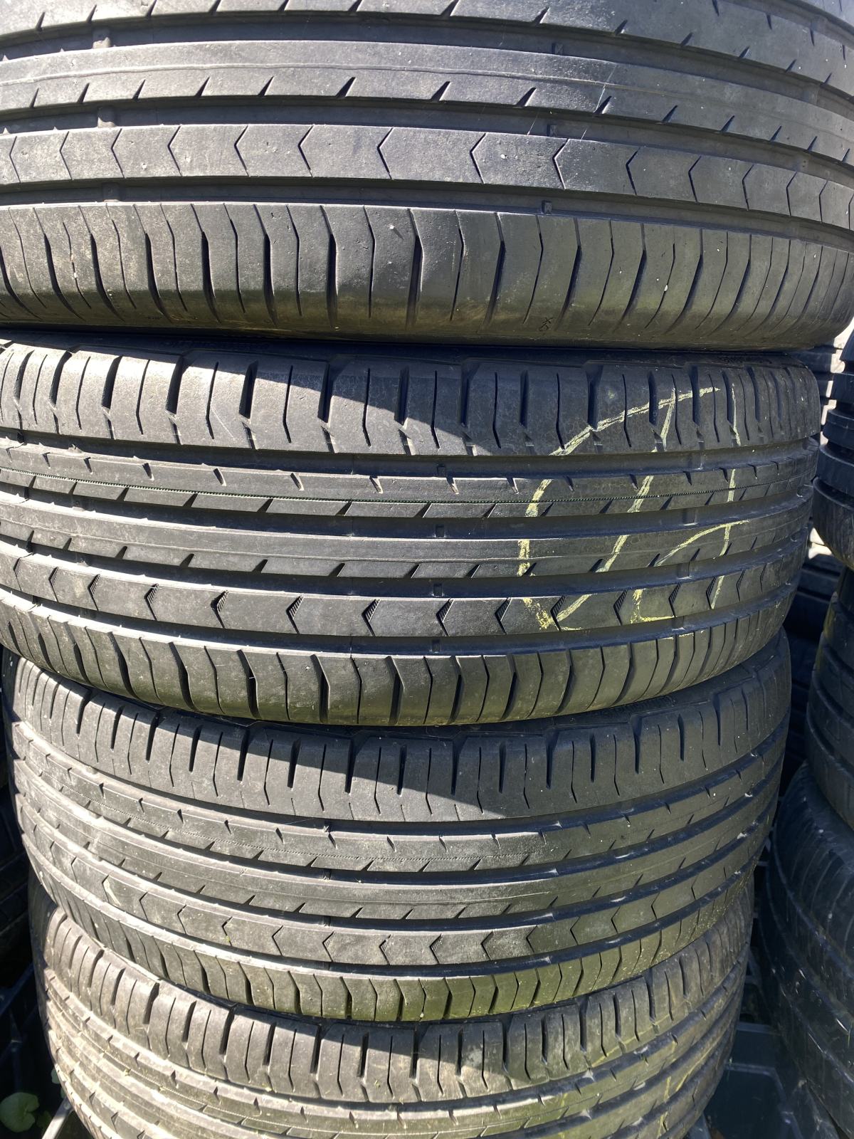 Gume ljetne Continental 195/55/16 4 kom. 8mm