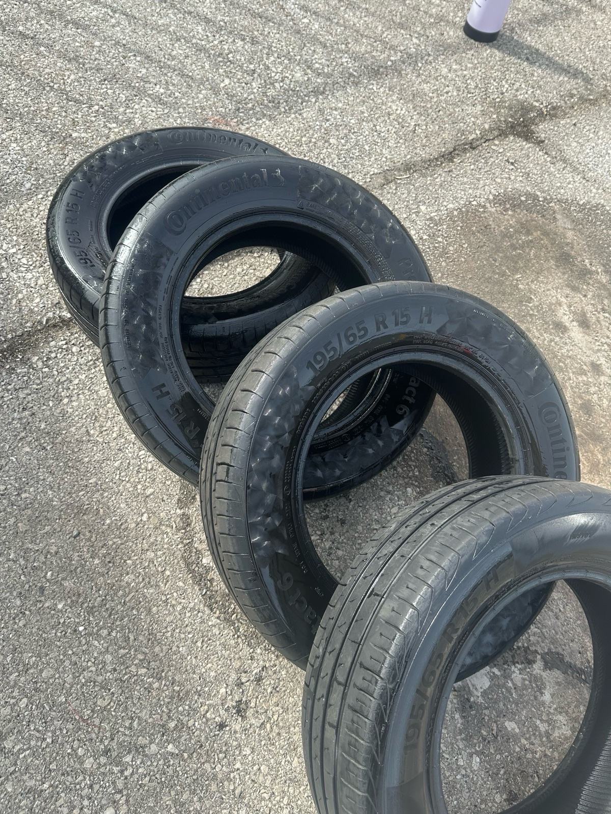 Gume ljetne Continental 195/65/15 4 kom.