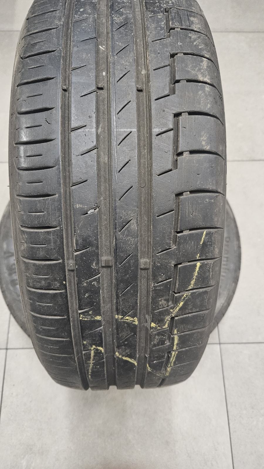 Gume ljetne Continental 205/55/16 2 kom.