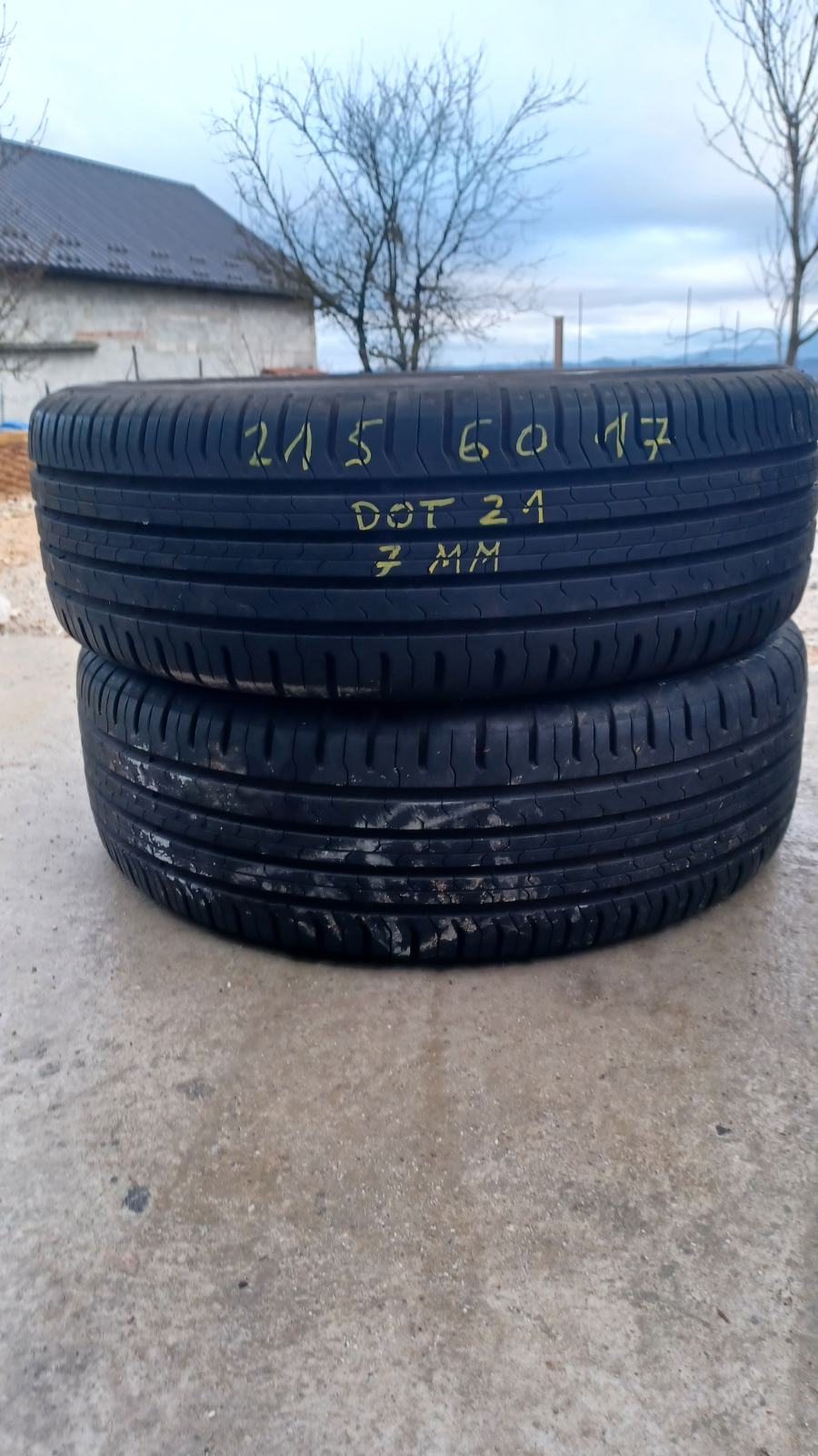 Gume ljetne Continental 215/60/17 2 kom.