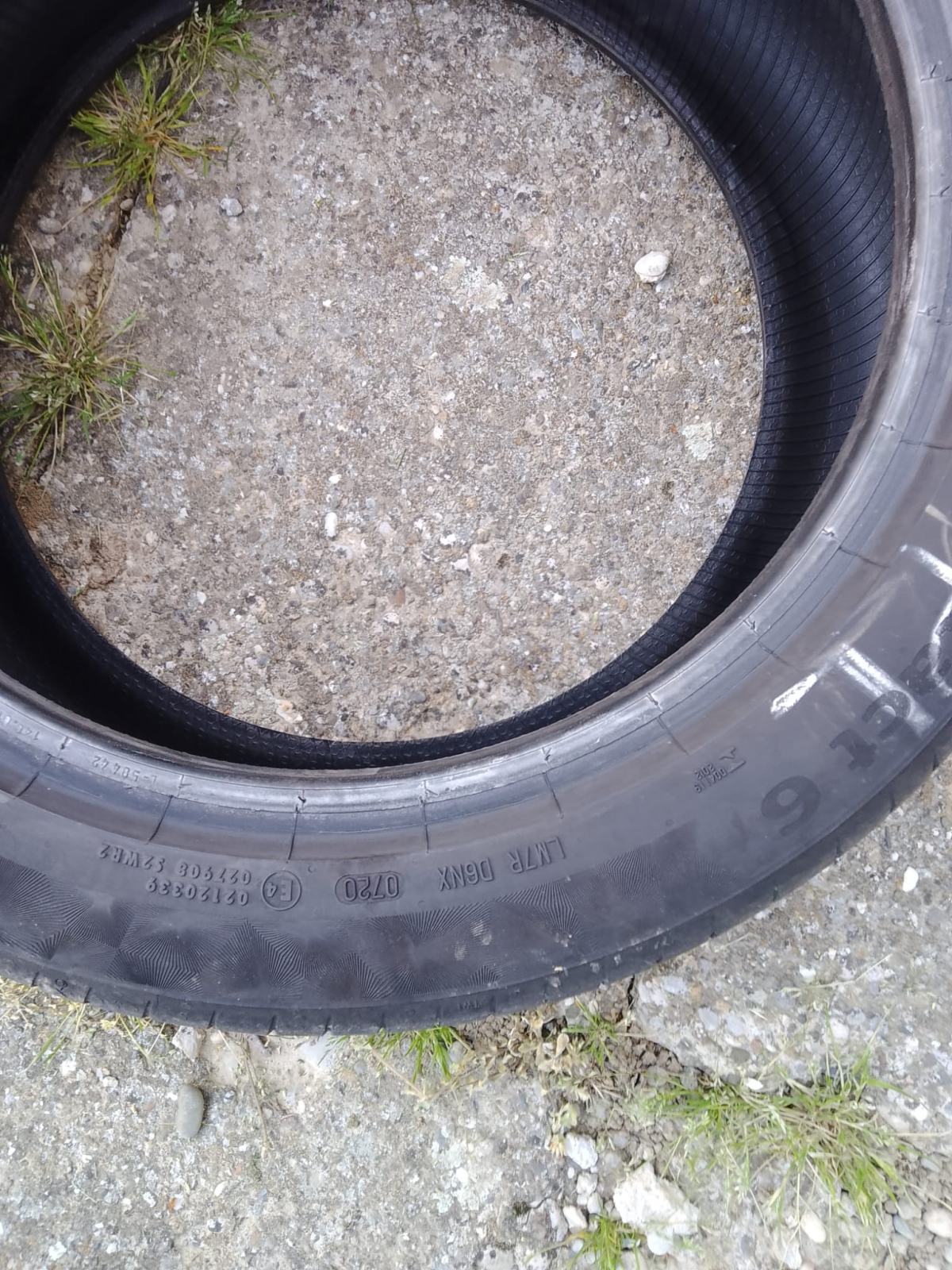 Gume ljetne Continental 225/45/17 2 kom.