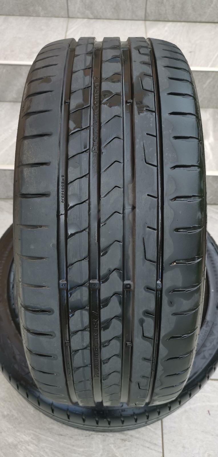 Gume ljetne Continental 225/45/17 2 kom.