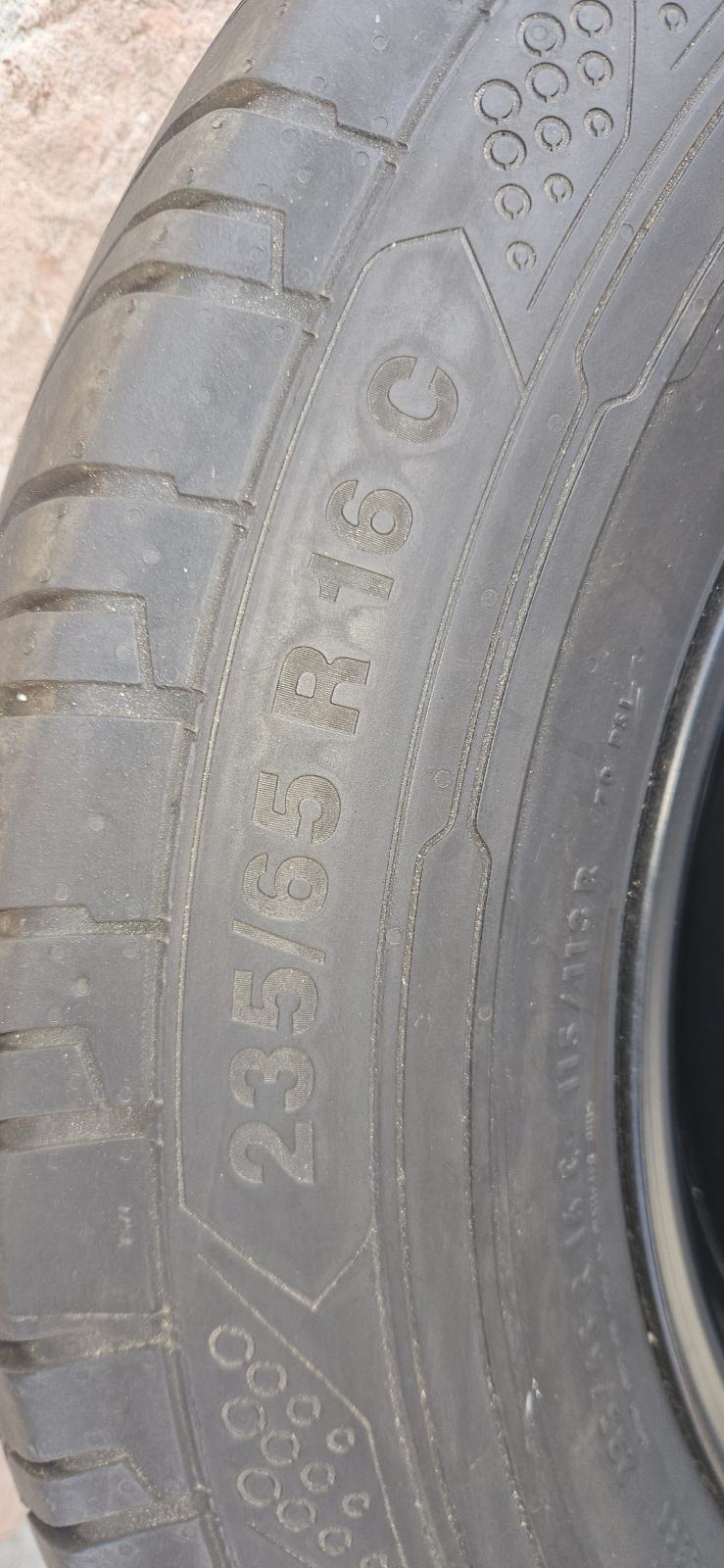 Gume ljetne Continental 235/65/16C 4 kom sa felgama