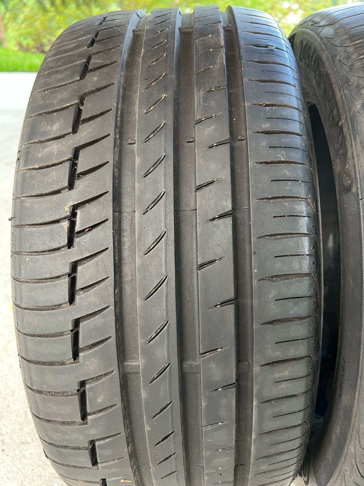 Gume ljetne Continental 245/45/17 2 kom.