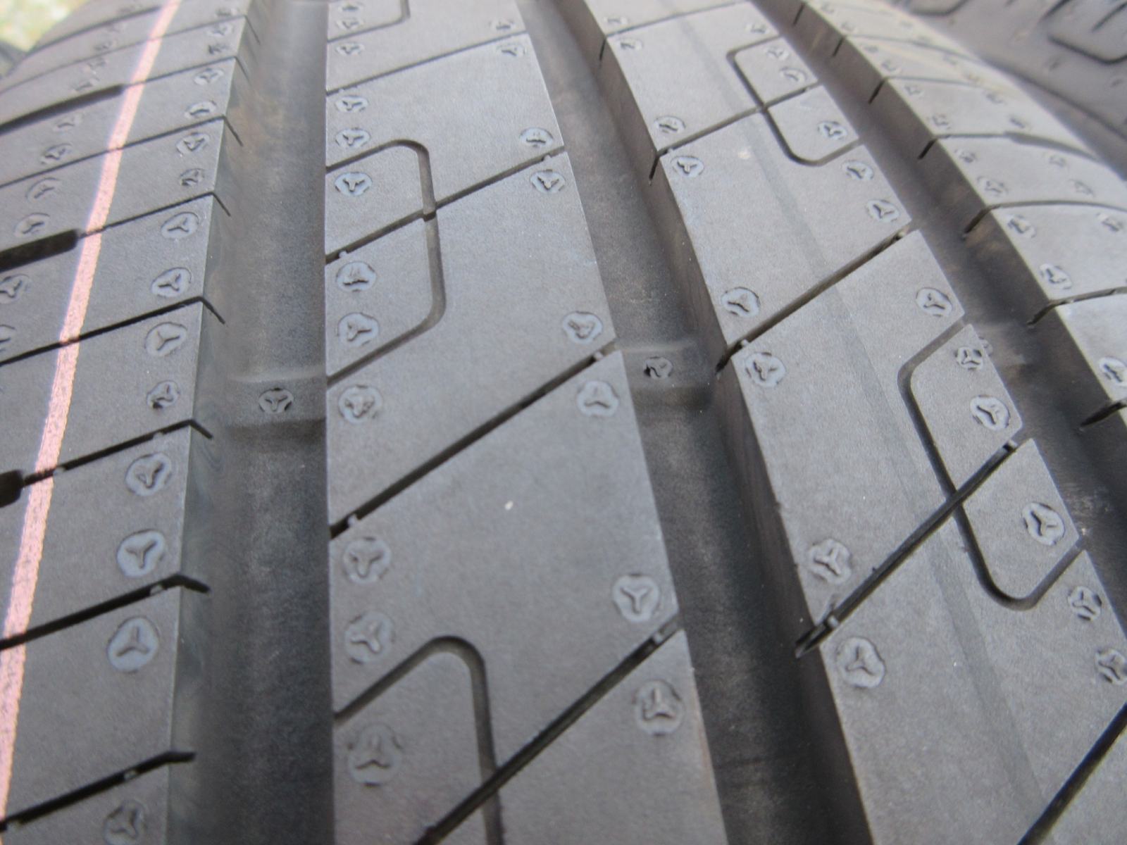 Gume ljetne Goodyear 185/55/15 4 kom. model sa 7,5mm šare DOT2024god!