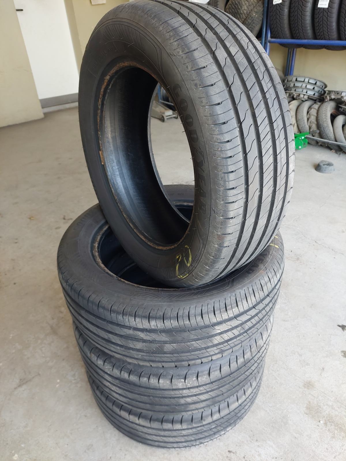 Gume ljetne Goodyear 205/55/16 4 kom.