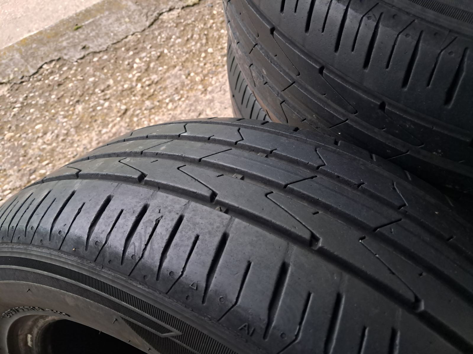 Gume ljetne Hankook 205/55/16 4 kom.