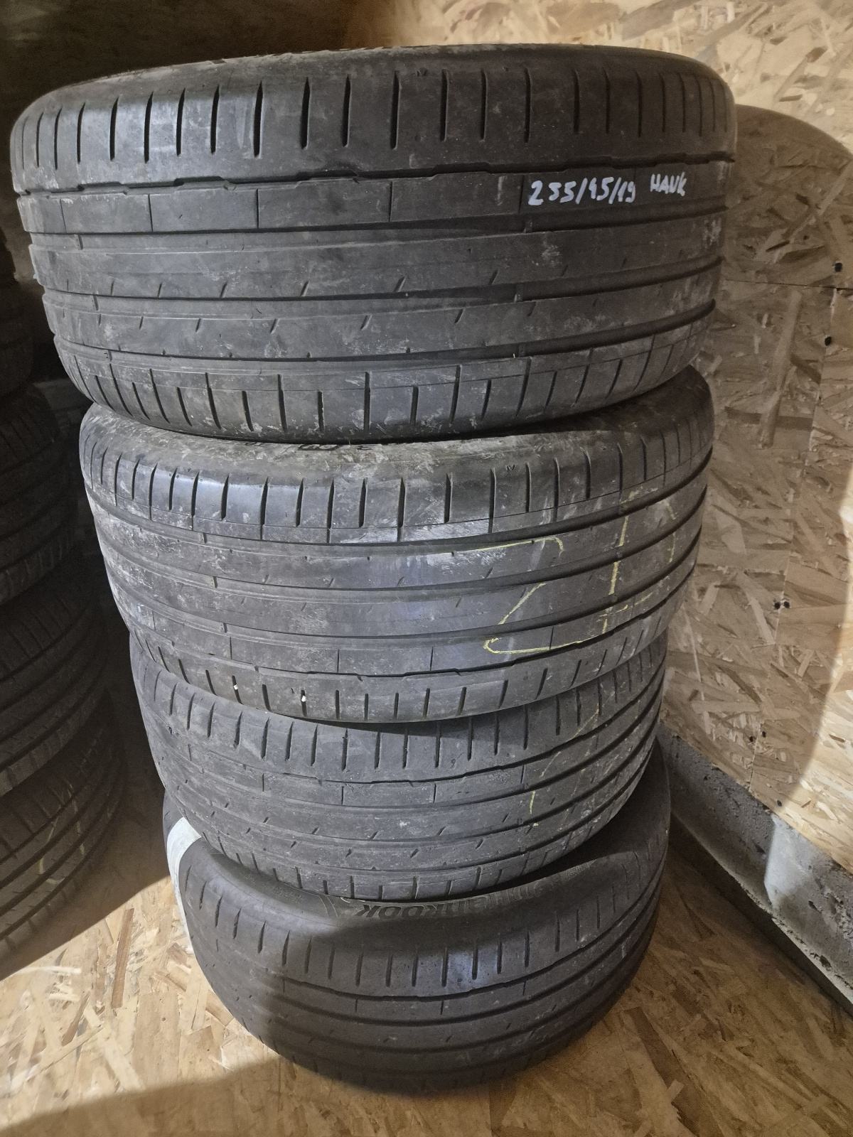 Gume ljetne Hankook 255/45/19 4 kom.