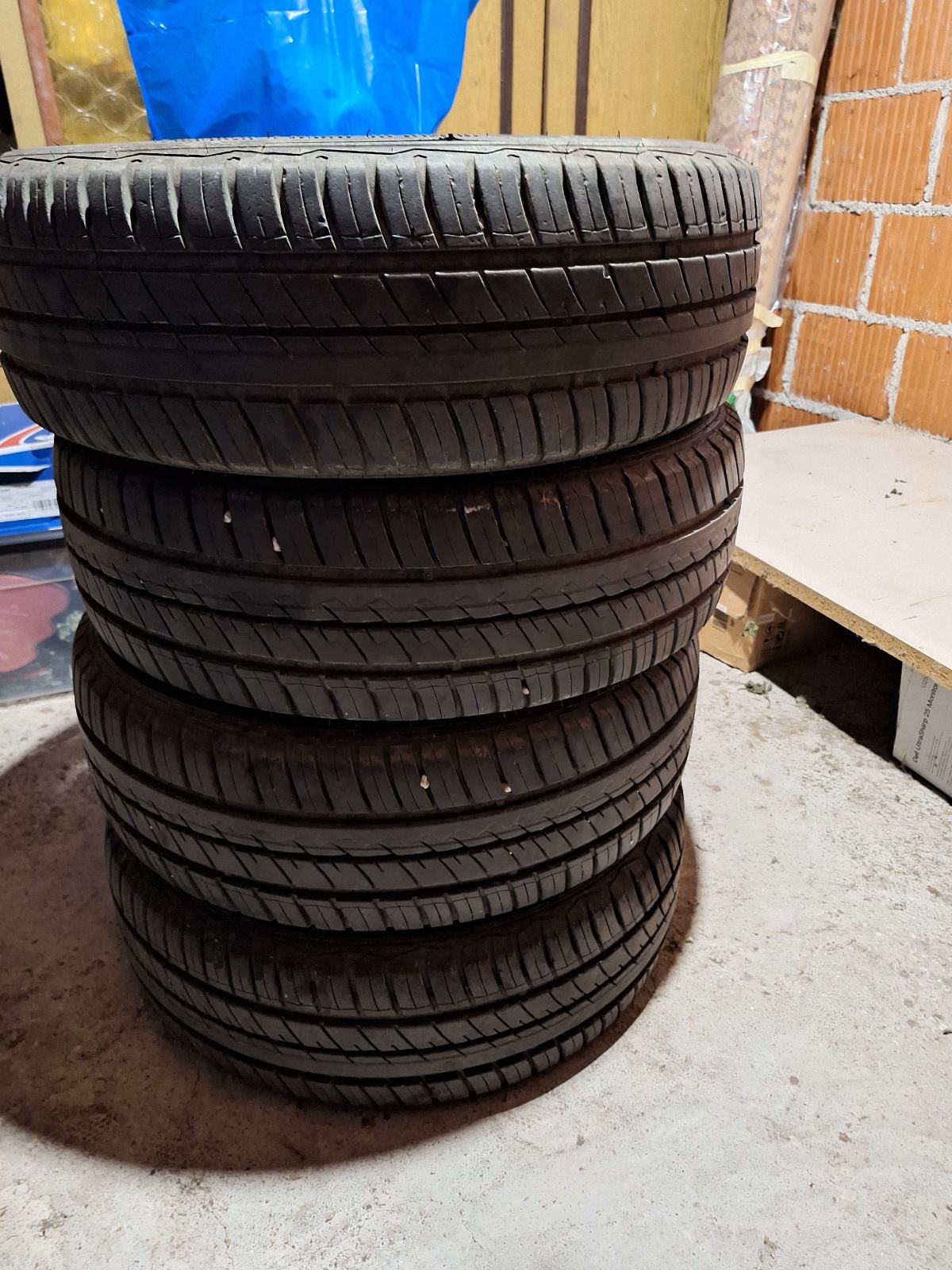 Gume ljetne Kelly HP 195/60/15 4 kom.