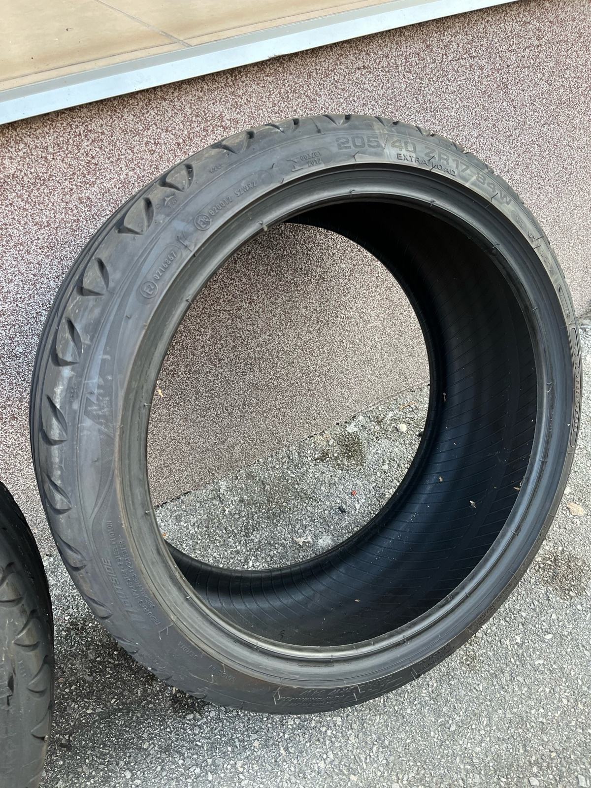 Gume ljetne Kormoran 205/40/17 2 kom... Kao nove!