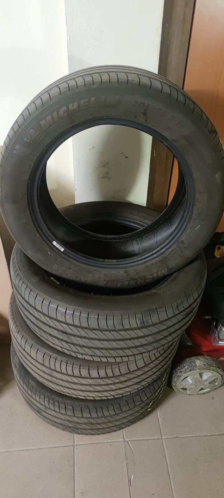 Gume ljetne Michelin 205/55/16 4 kom.