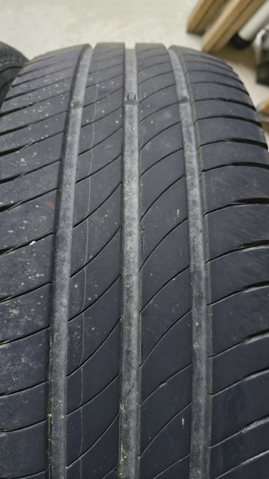 Gume ljetne Michelin 235/65/16 C 4 kom.