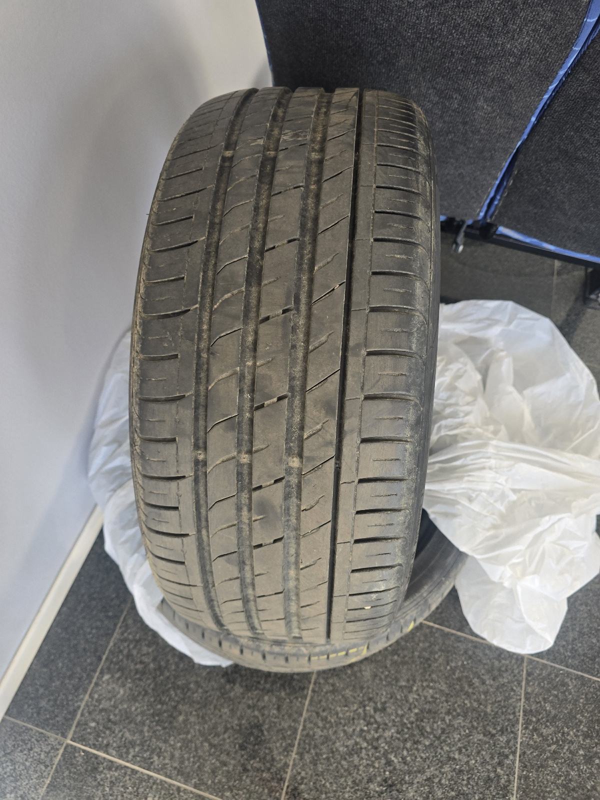 Gume ljetne Nexen 255/40/19 2 kom.