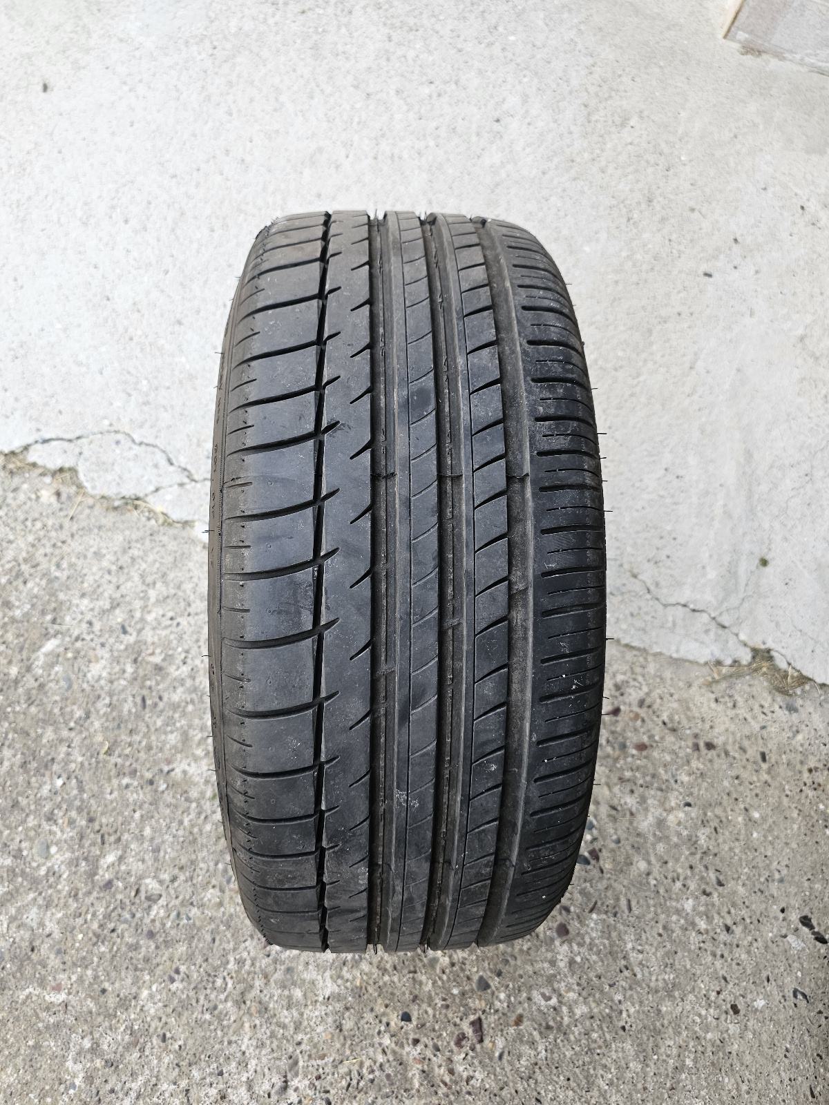 Gume ljetne Ostalo 225/40/18 4 kom.