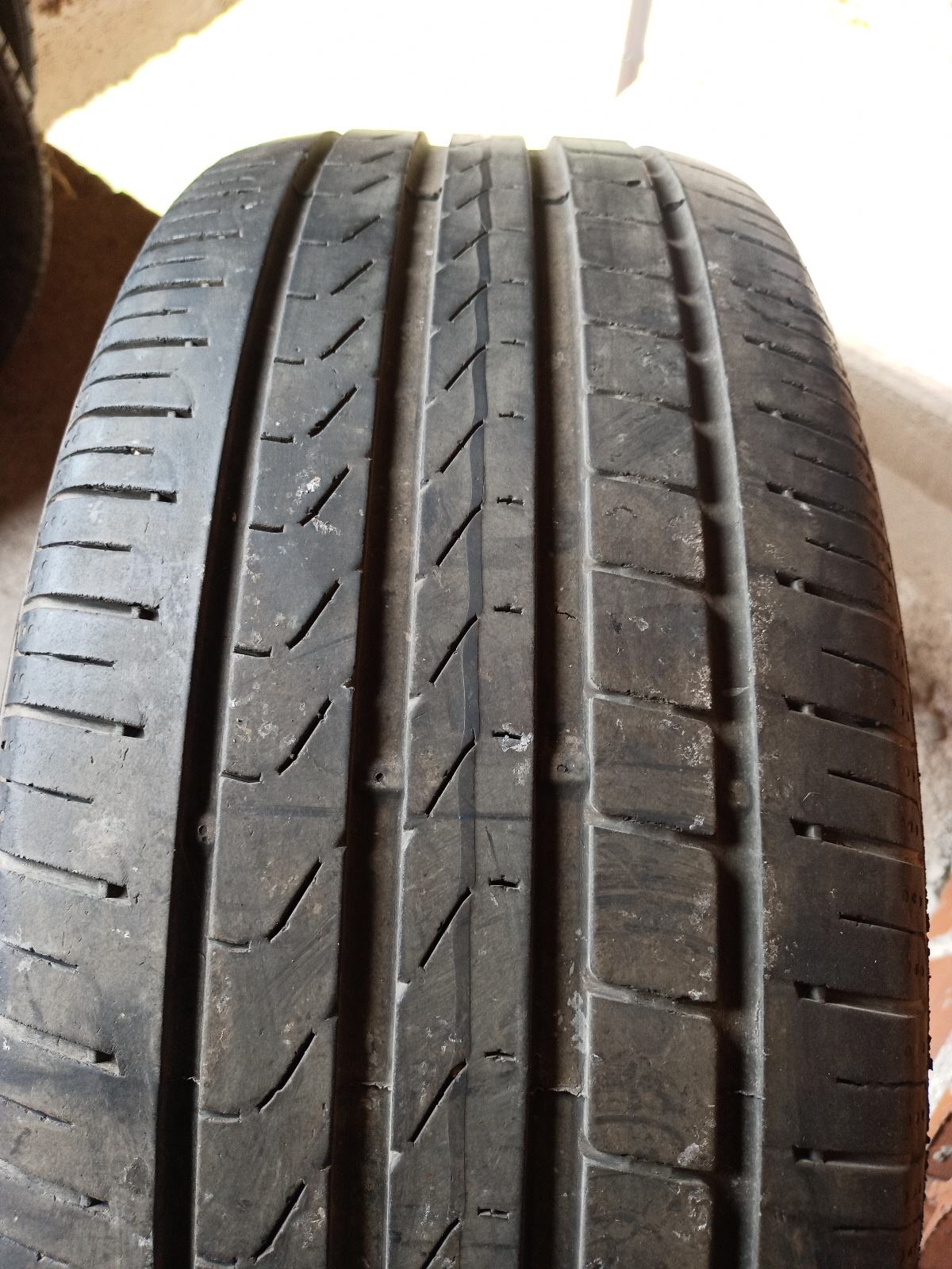Gume ljetne Pirelli 235/45/20 4 kom.