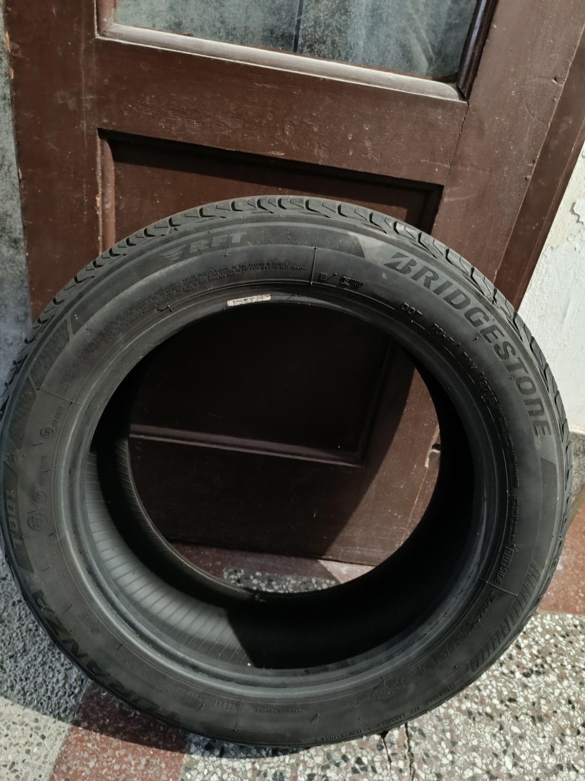 Gume ljetne Roadstone 205/55/17 4 kom.