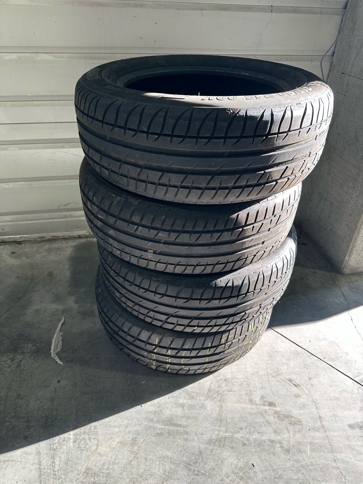 Gume ljetne Tigar 215/60/16 4 kom.