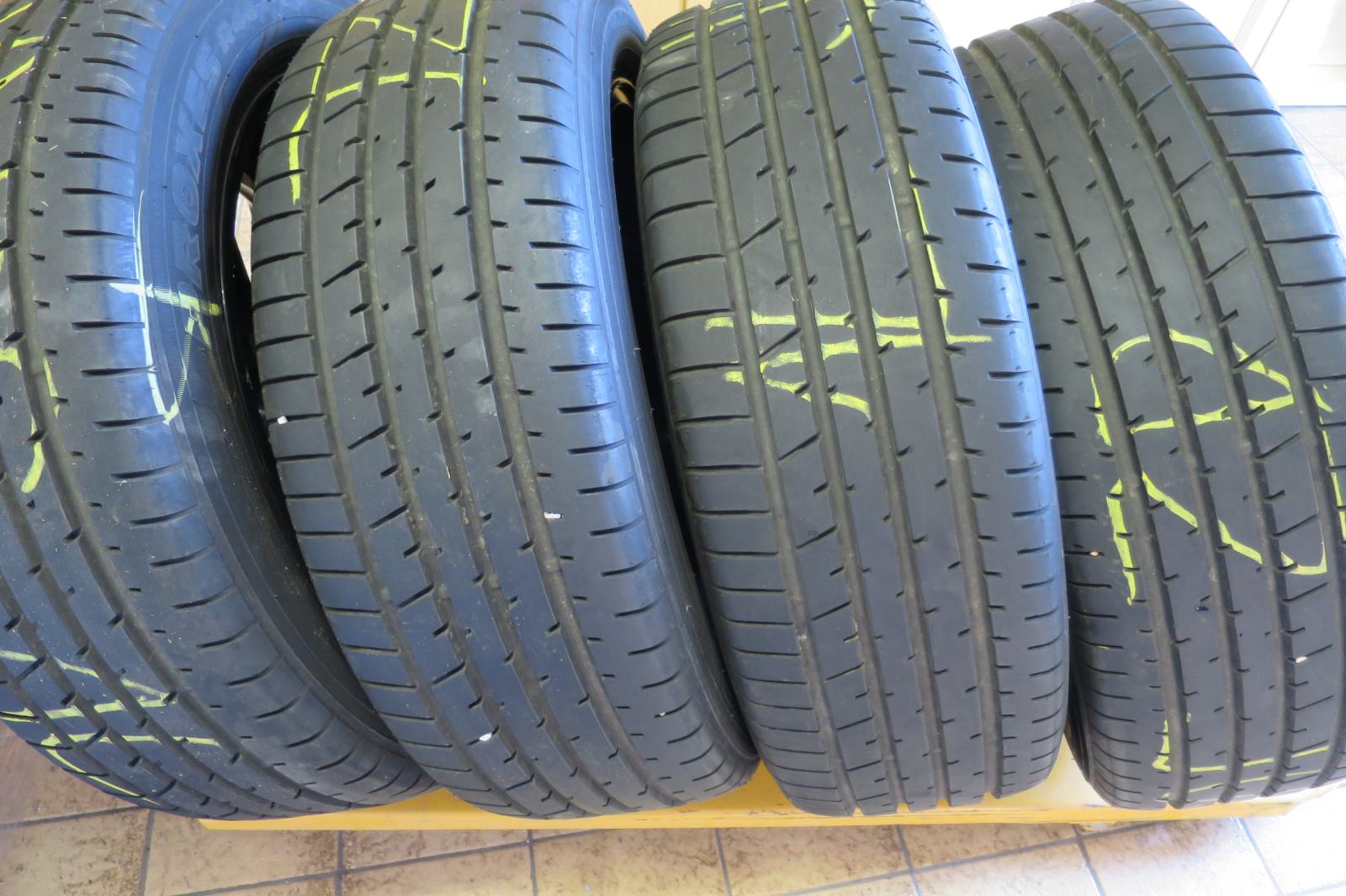 Gume ljetne Toyo 225/55/19 4 kom.