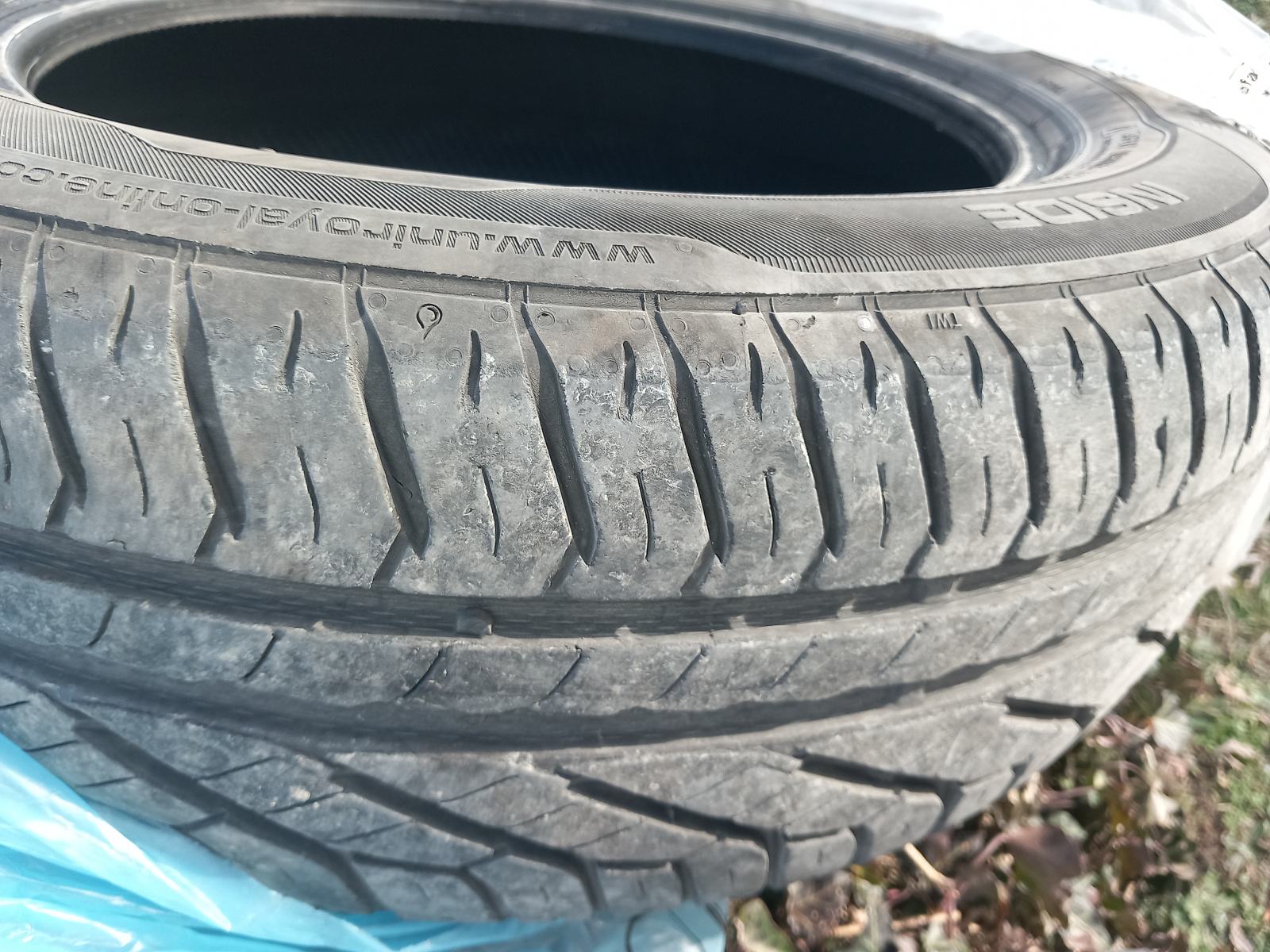 Gume ljetne Uniroyal 185/60/15 2 kom.