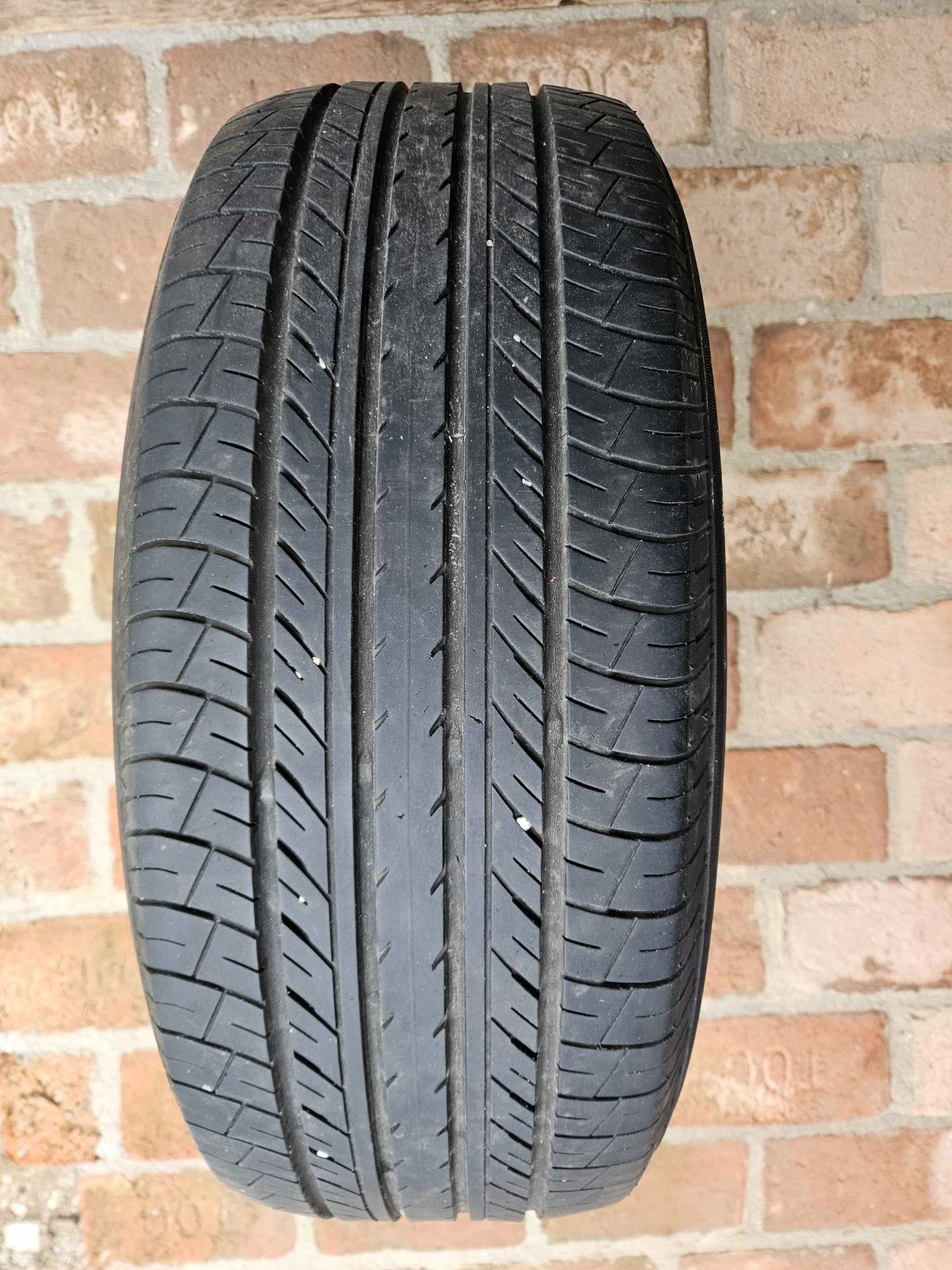 Gume ljetne Yokohama 225/55/18 4 kom.