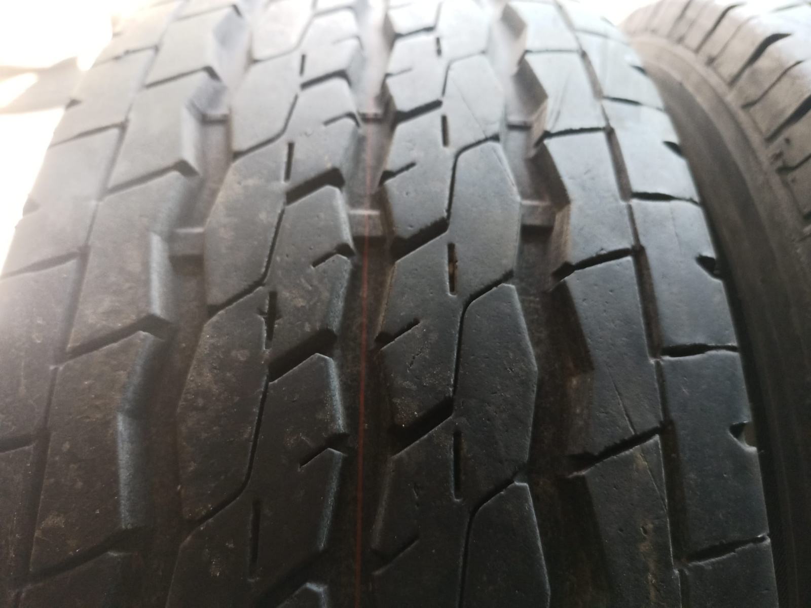 Prodajem ljetne gume 235/65/16 dvije Firestone i dvije Bridgstone