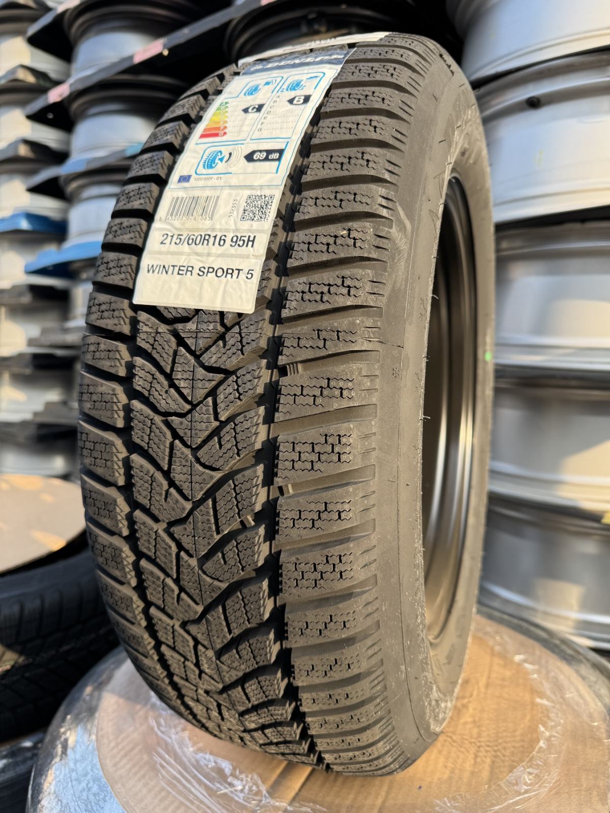 Dunlop WINTER SPORT 5 215 / 60 R 16