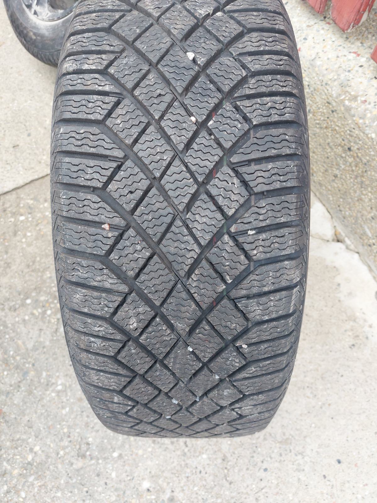 Gume zimske Continental 235/50/17 4 kom.