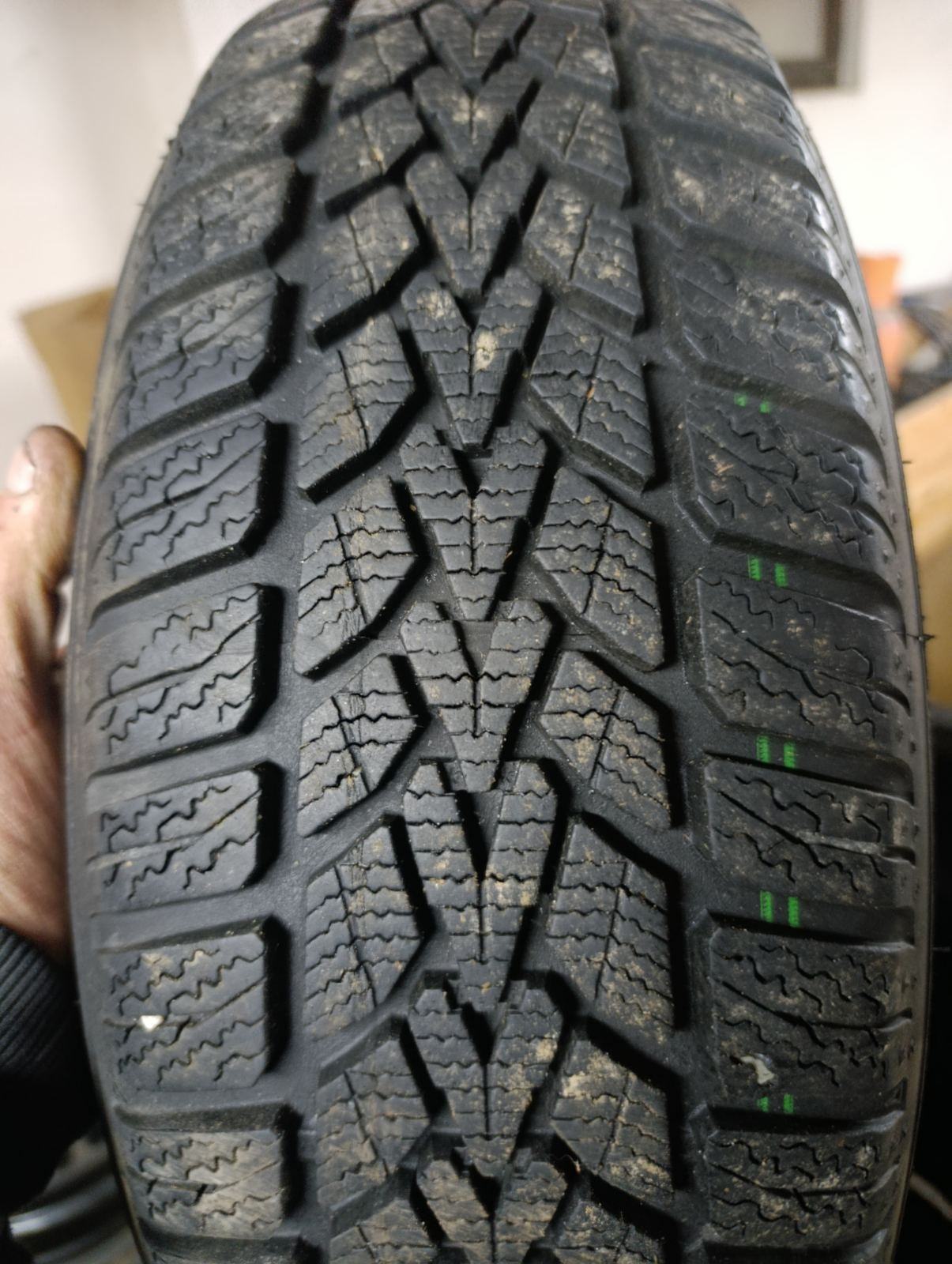 Gume zimske Dunlop 175/65/14 4 kom.